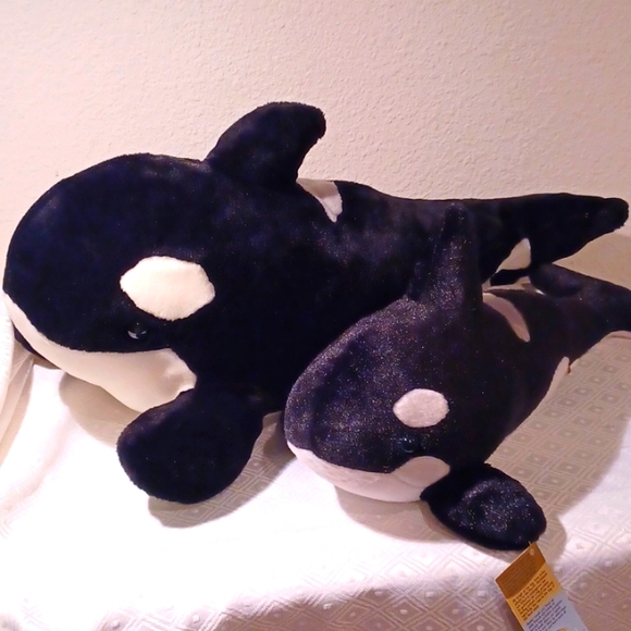 SeaWorld | Toys | Seaworld Killer Whales Stuffed Animals 2 | Poshmark